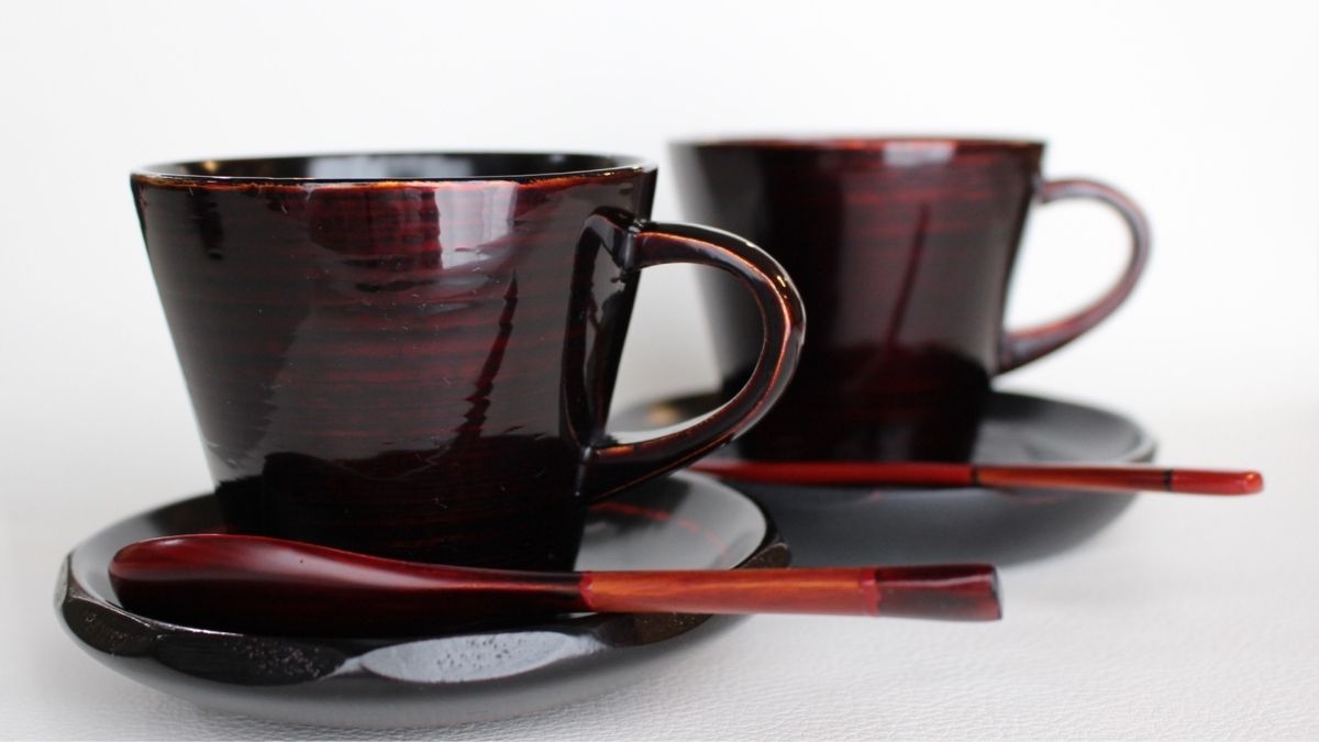 Perfect as a gift! Light and easy to use lacquer cups and saucers ｜Made ...