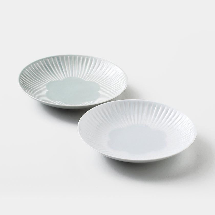 [PLATE SETS] SOFTLY FLOWER PAIR (L) | HASAMI WARES| SAIKAI TOKI ｜Made ...